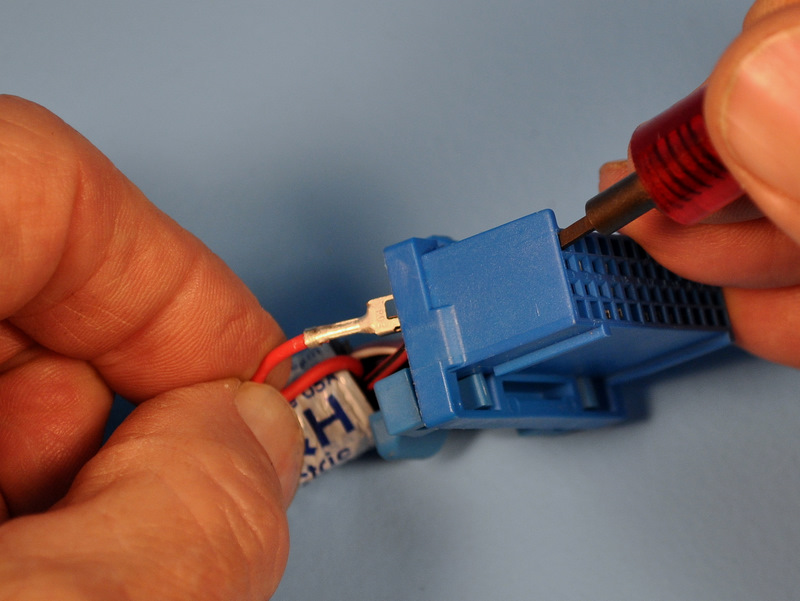 Changing a CSII Wiring Harness Terminal